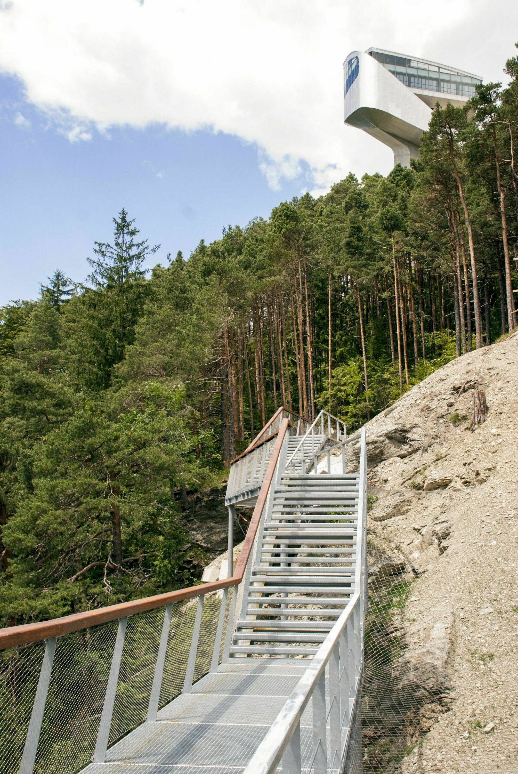 Wandern: Von Innsbruck auf die Panoramarunde am Bergisel - 0:50 h - 3 ...